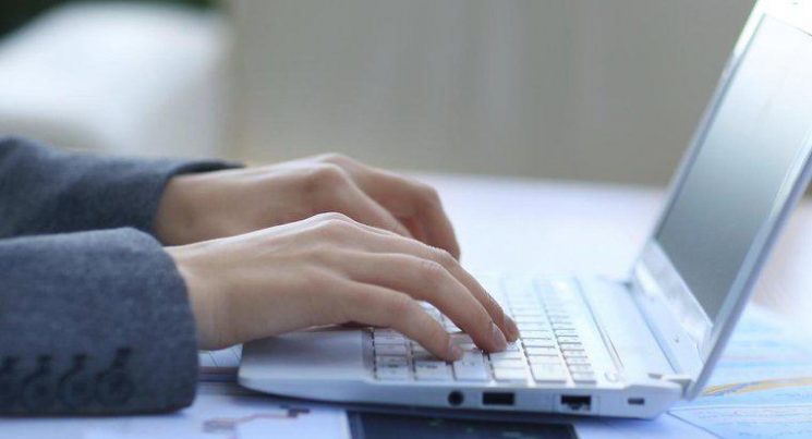 How To Factory Reset Compaq Laptop? - 2023 Full Guide - Crisis Shelter