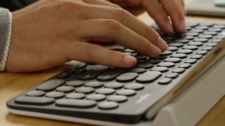 10 Best Wireless Keyboard For Samsung Smart TV in 2023 - Efficient ...